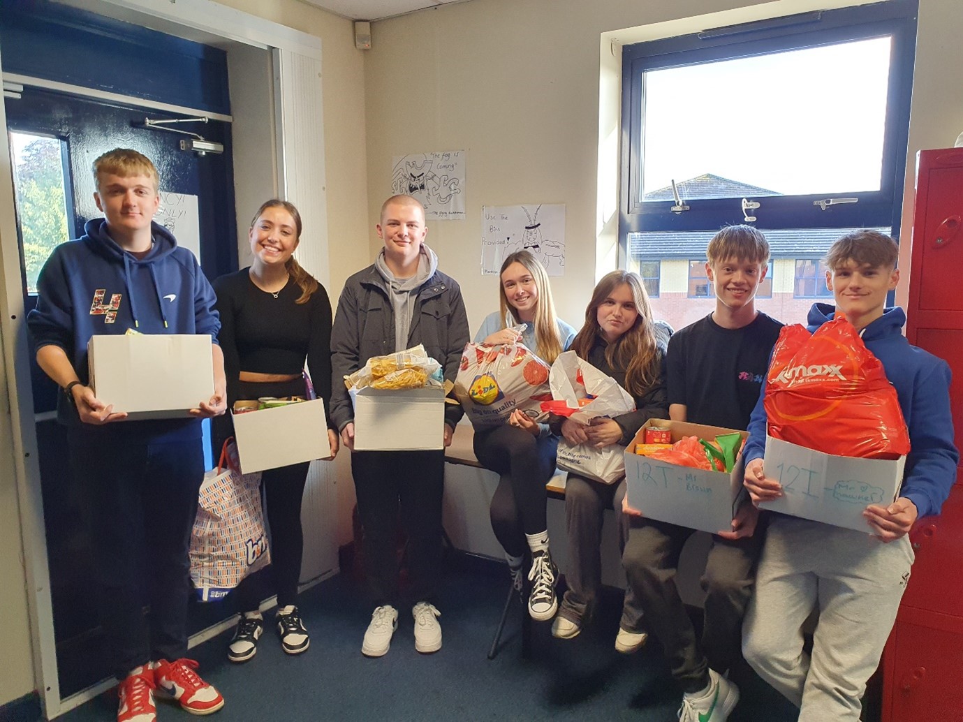 Friesland Sixth Form collects for Sandiacre Food Bank - Friesland Sixth ...
